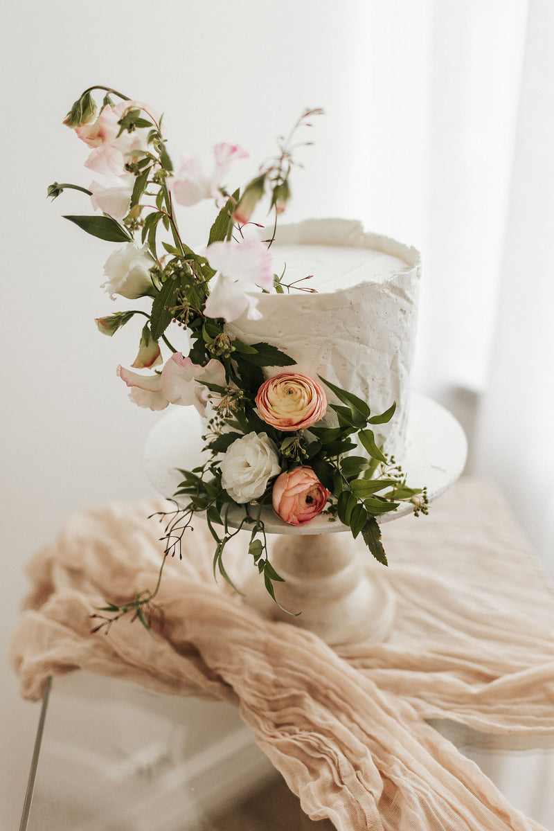 Stone Texture with fresh flowers – Regnier Cakes